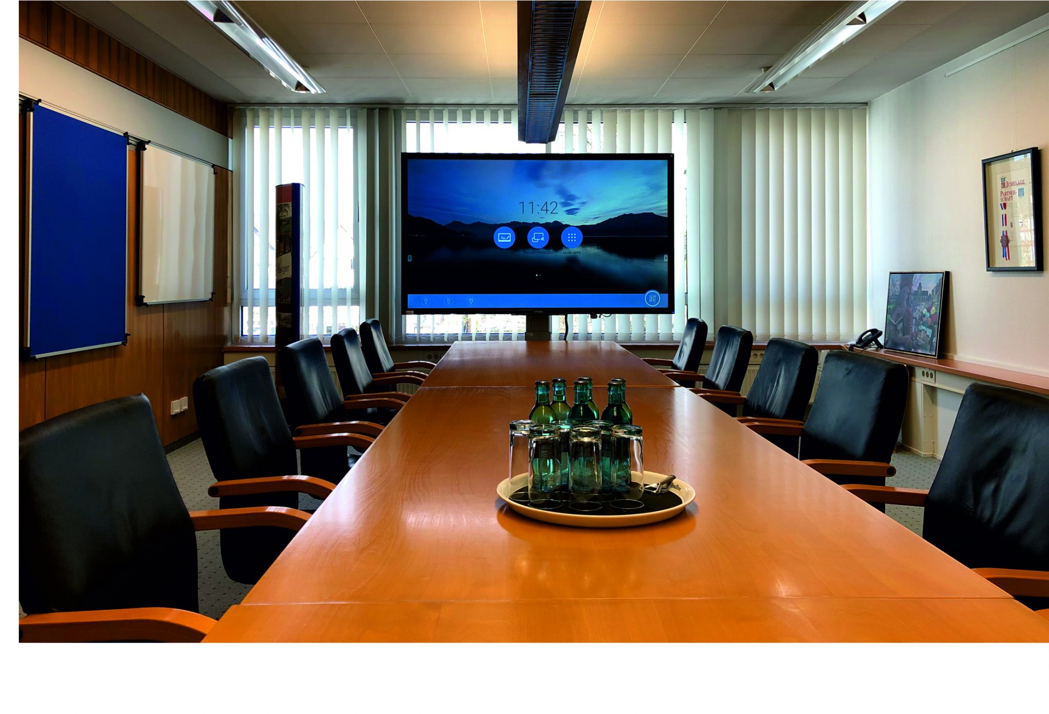 Interaction in conference room – KROmedia